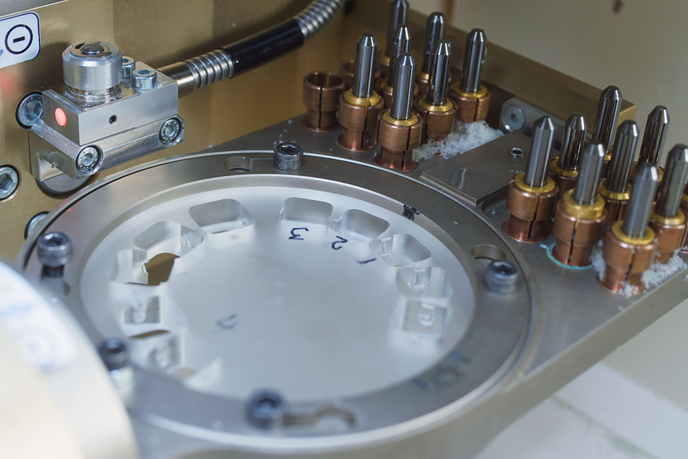 What is a Dental Milling Machine? Basic Knowledge and Challenges ...